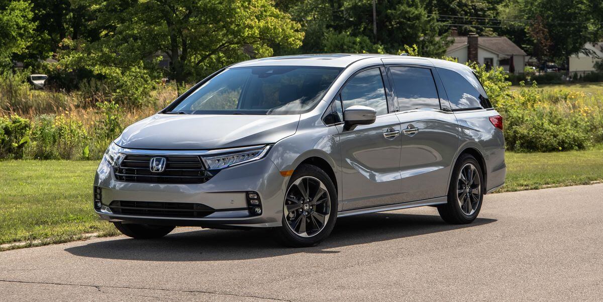 Best Minivans for Families For 2023-24 : Drive in Style